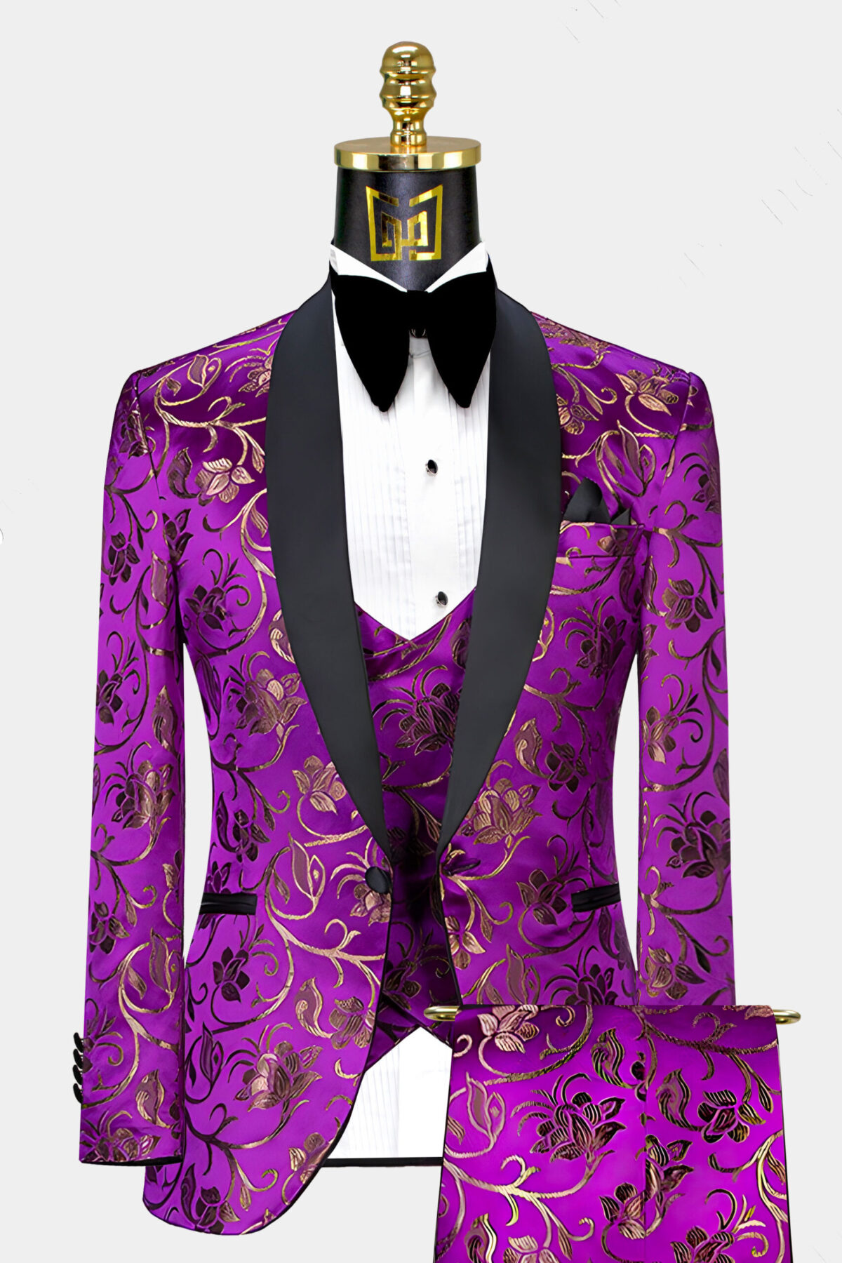 10 Best Prom Suits & Tuxedos - Cool Prom Outfits for Guys in 2021